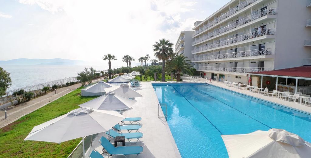 Calamos Beach - Atenas - Hasta -70% | Voyage Privé